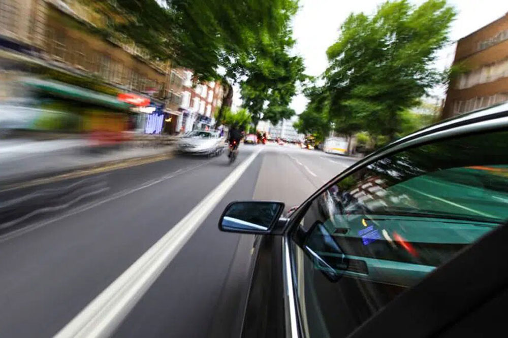 Dudas al salir de un cruce con mi coche - Garaje Hermético